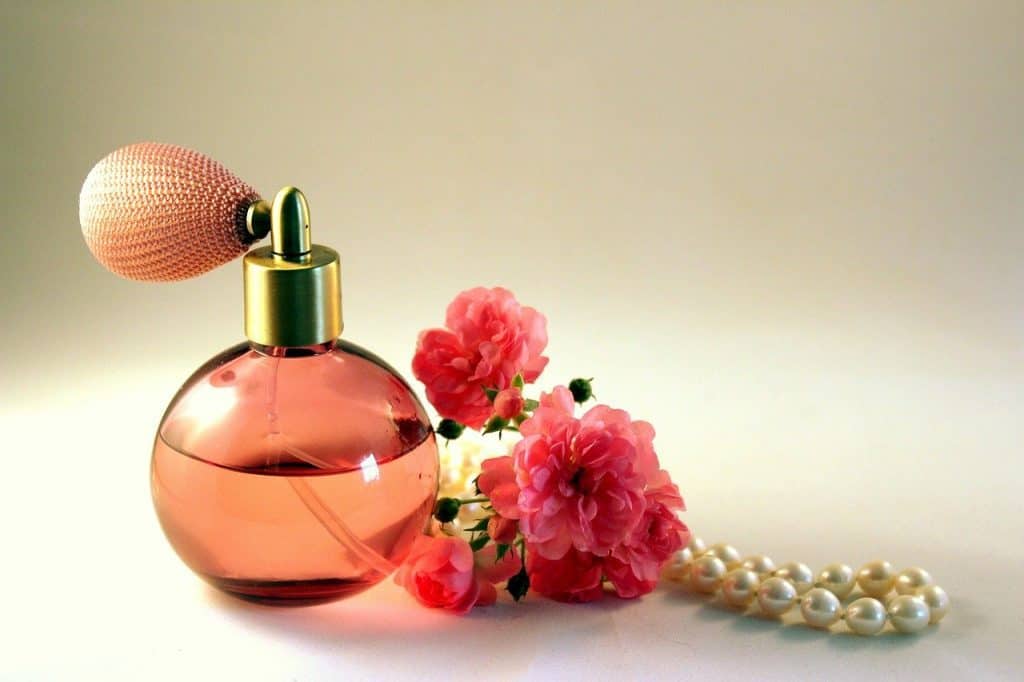 The Kardashian Sisters Launch New Diamonds Collection for KKW Fragrance ...